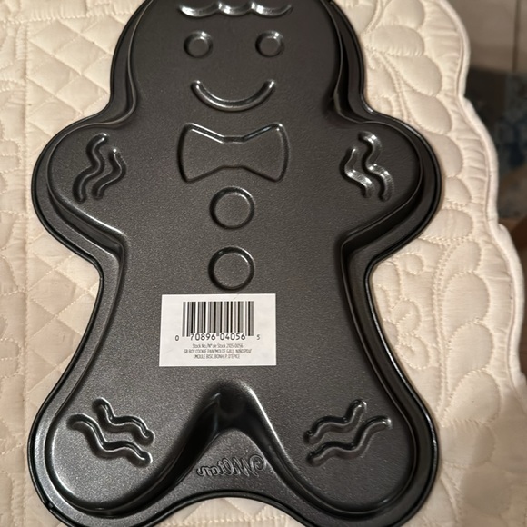 Wilton | Kitchen | New Wilton Gingerbread Cookie Pan | Poshmark